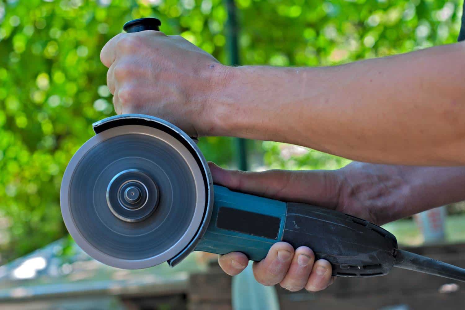 Essential Angle Grinder Safety Tips: Prevent Accidents and Ensure ...